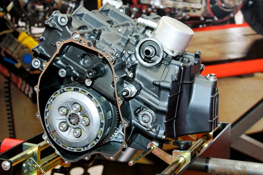 Wajib Tahu, Ini Cara Memperbaiki Stang Motor Goyang | Suzuki Indonesia